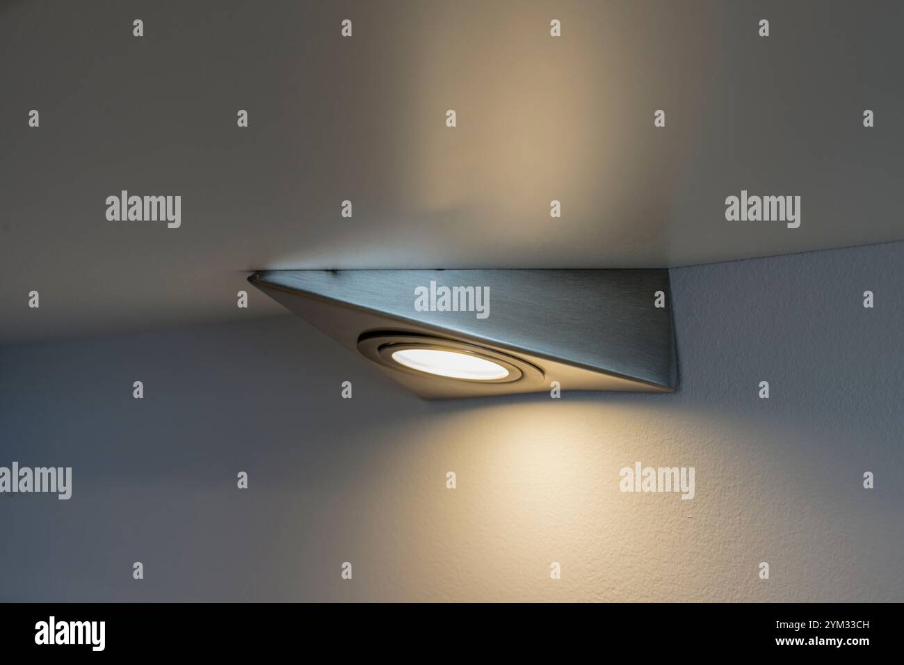 Light corner spotlight black hi-res stock photography and images - Alamy