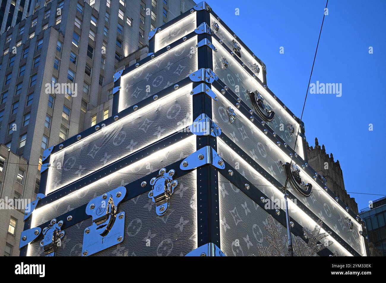 New York, USA. 19th Nov, 2024. Exterior view of the Louis Vuitton Fifth ...