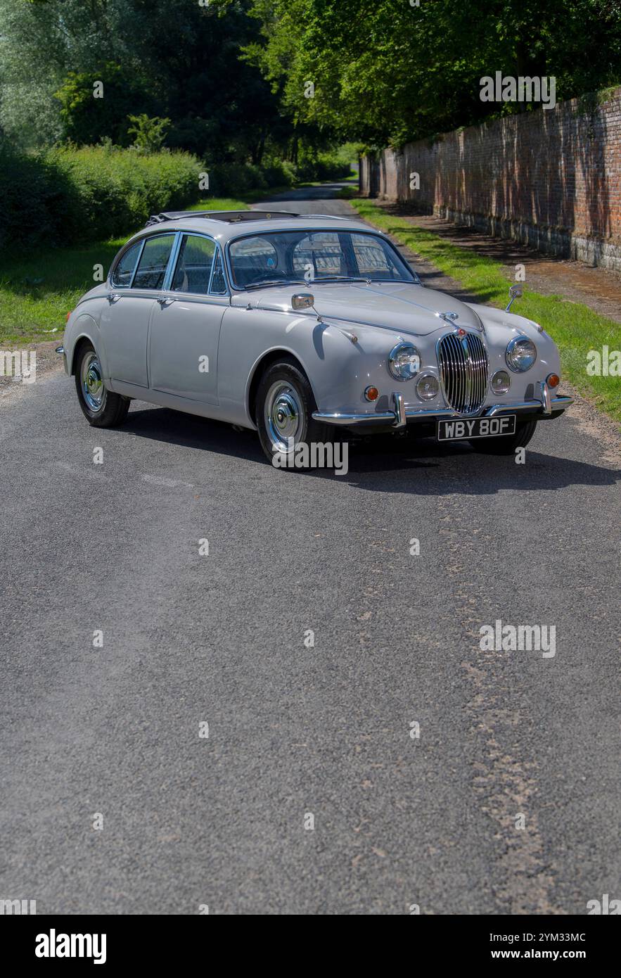 1968 Jaguar Mk2 3.4 340 classic British luxury sports saloon car Stock ...