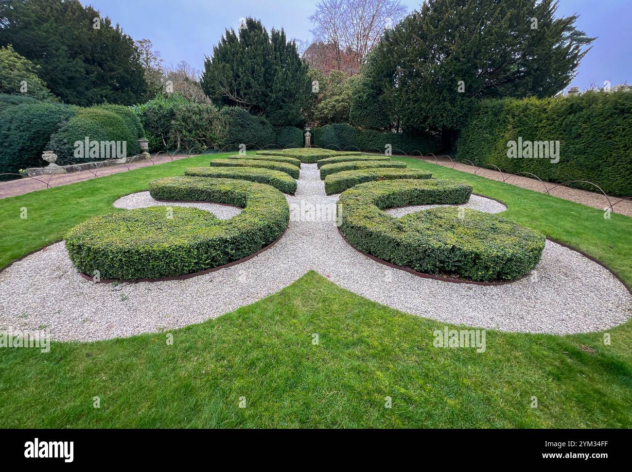 Formal gardenw with neatly cut hedges Stock Photo - Alamy