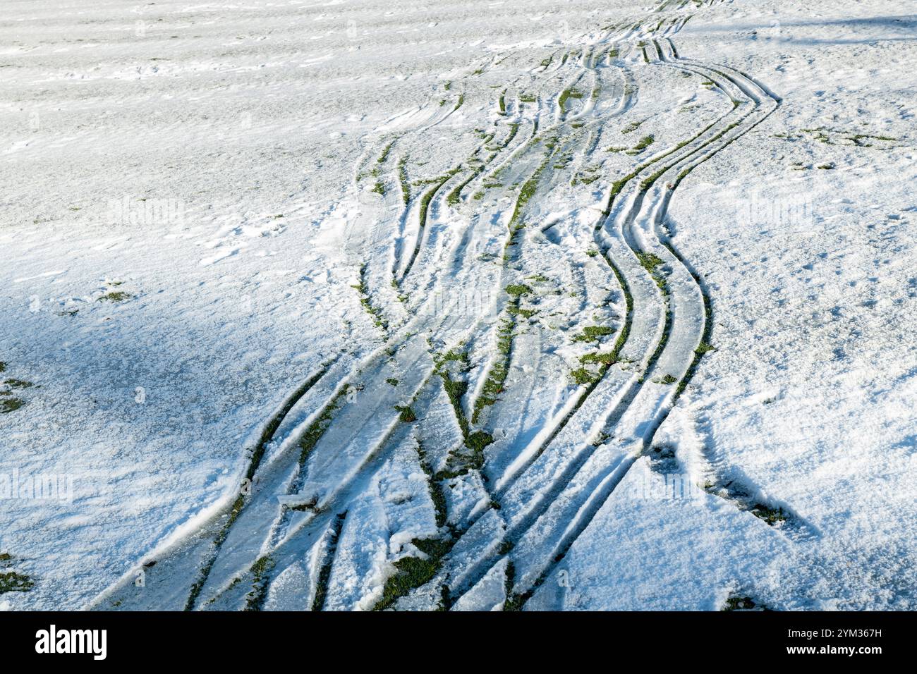 Footprints in snowy terrain hi-res stock photography and images - Alamy