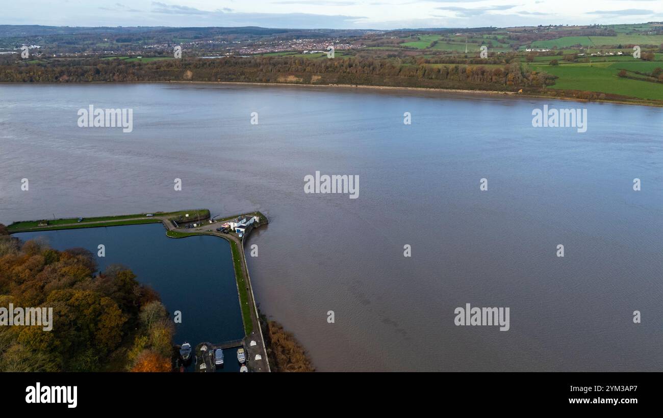 The Gloucester and Sharpness canal links sea access to the River Severn ...