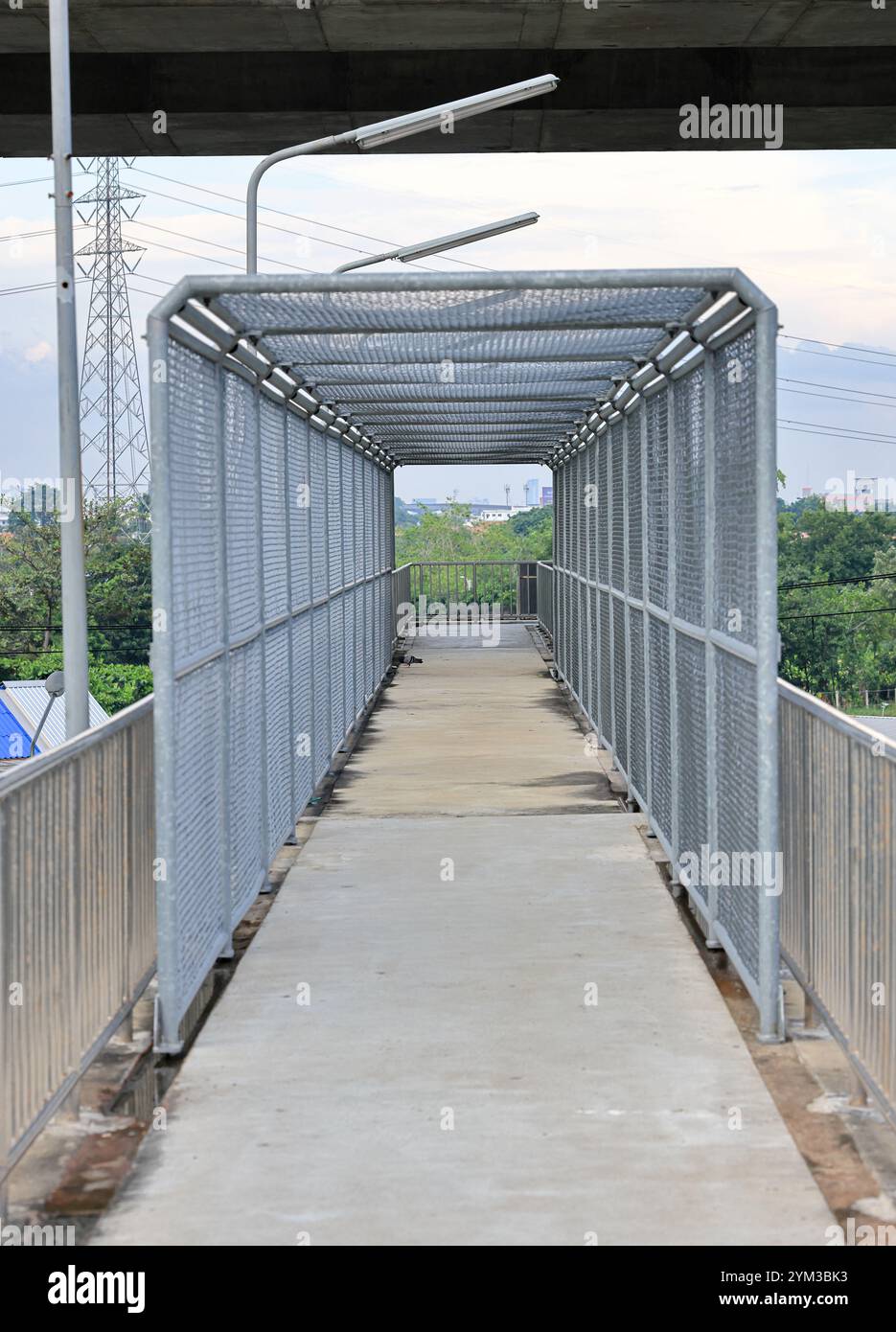 Metal pedestrian footbridge on railway hi-res stock photography and ...