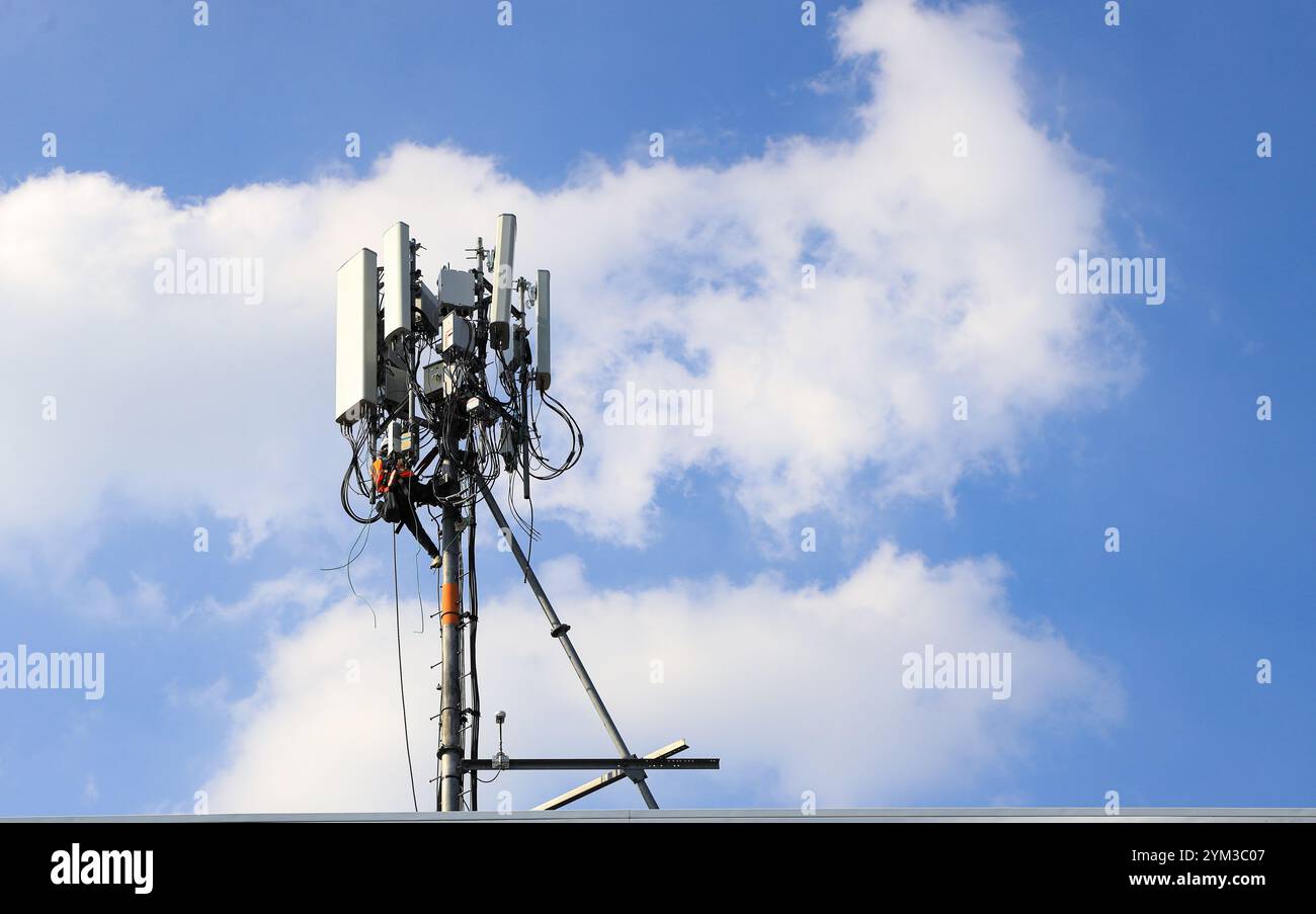 Technician maintenance Wireless Communication Antenna pole or Mobile ...