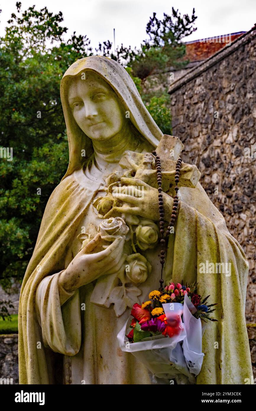 The Blessed Virgin mary Statue in The Rosary Walk. The Friars ...