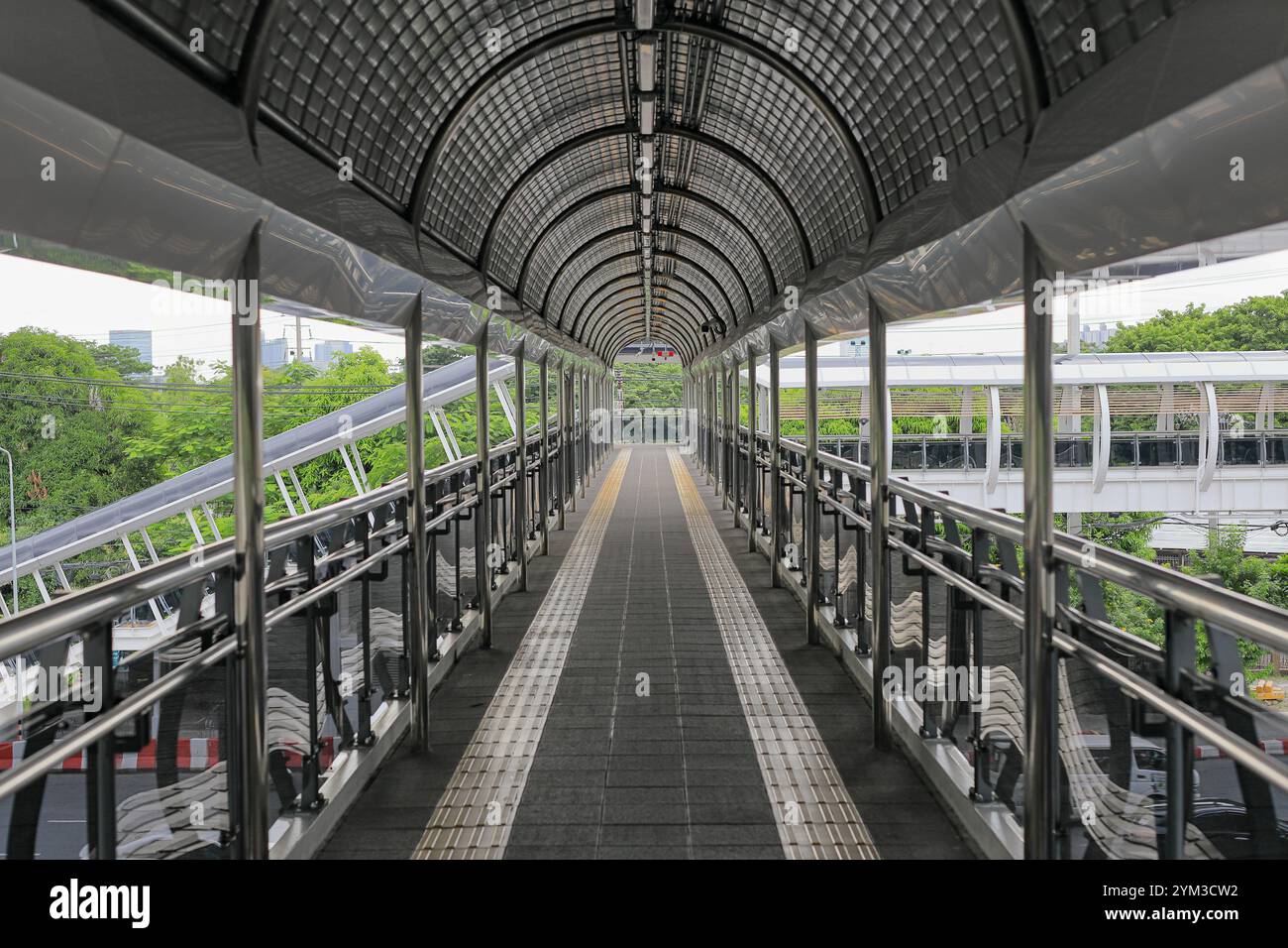 Pathway disabled access hi-res stock photography and images - Alamy