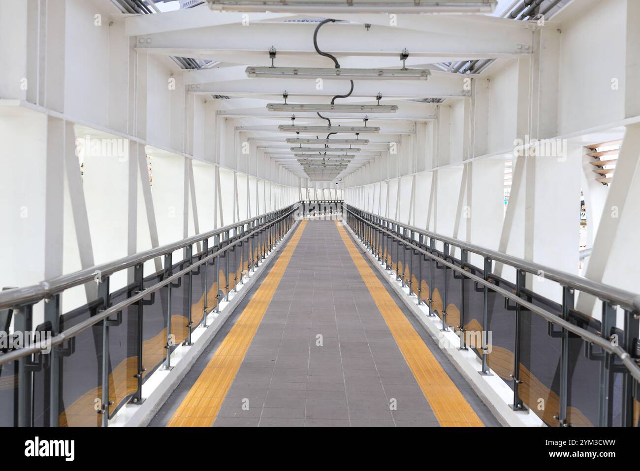 Pathway disabled access hi-res stock photography and images - Alamy