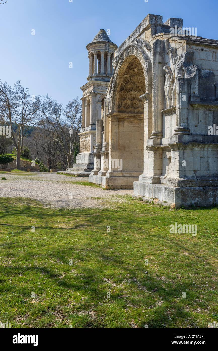 Mausoleum of Glanum, Glanum archaeological site near Saint-Remy-de ...