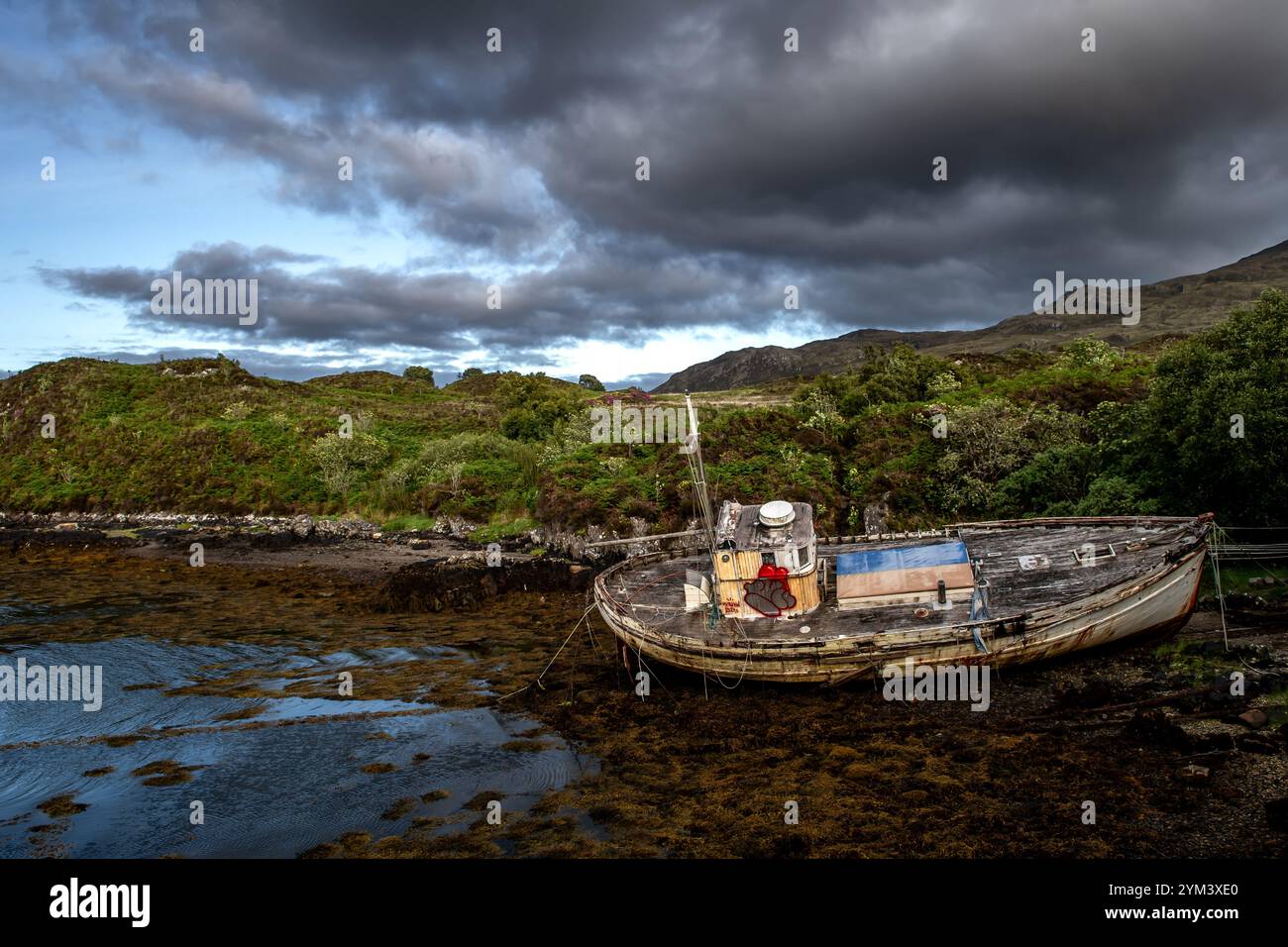 Old Ship Wreck In The Harbor Of Village Kyleakin At The Atlantic Coast ...