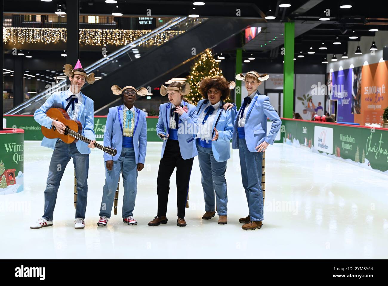 THE CAST OF POLKA THEATRE’S FESTIVE SHOW THE NUTCRACKER IN COSTUME ON ...