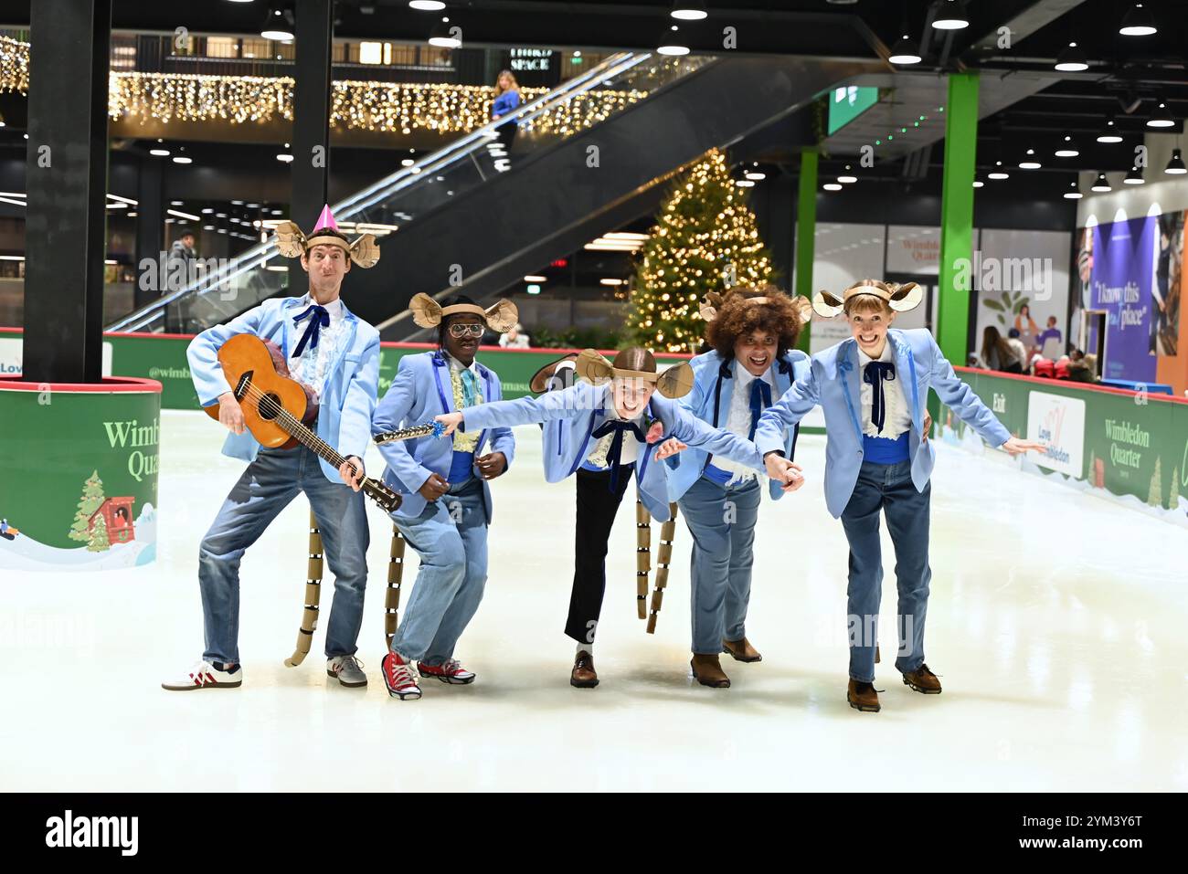 THE CAST OF POLKA THEATRE’S FESTIVE SHOW THE NUTCRACKER IN COSTUME ON ...