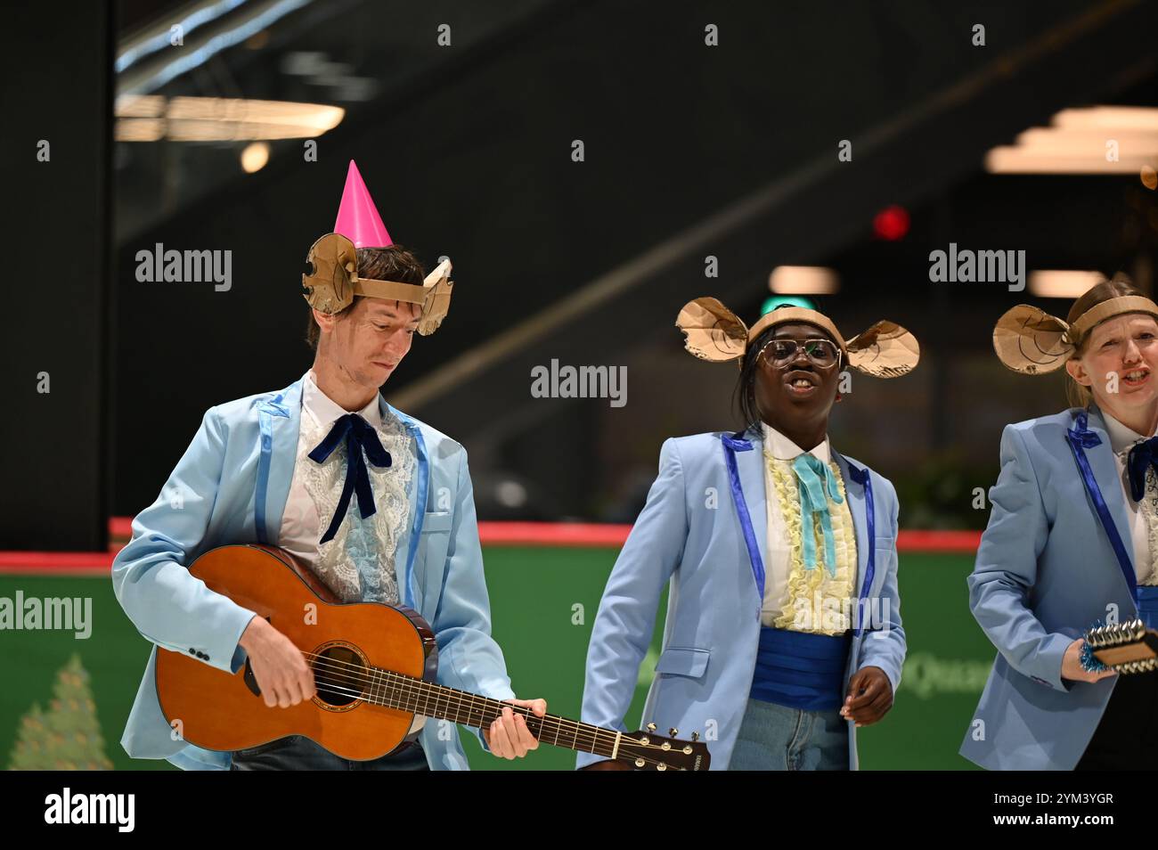 THE CAST OF POLKA THEATRE’S FESTIVE SHOW THE NUTCRACKER IN COSTUME ON ...