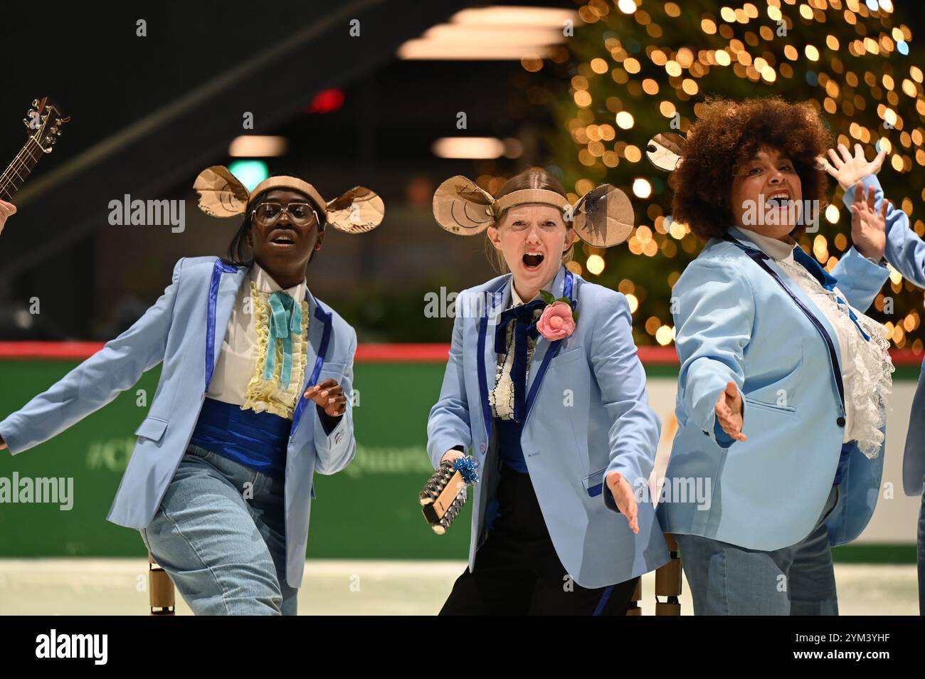 THE CAST OF POLKA THEATRE’S FESTIVE SHOW THE NUTCRACKER IN COSTUME ON ...