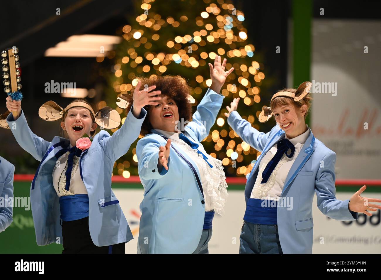 THE CAST OF POLKA THEATRE’S FESTIVE SHOW THE NUTCRACKER IN COSTUME ON ...