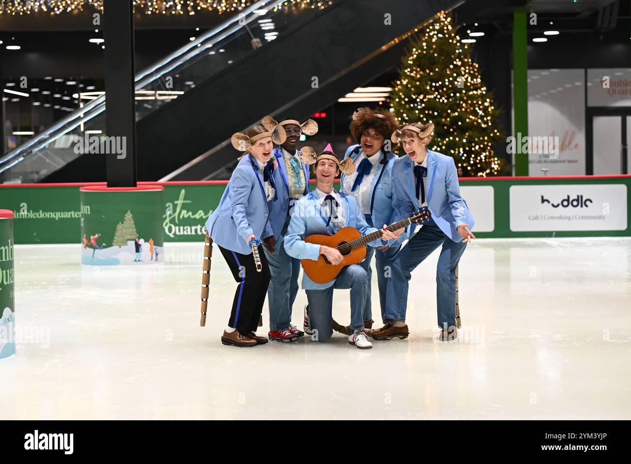 THE CAST OF POLKA THEATRE’S FESTIVE SHOW THE NUTCRACKER IN COSTUME ON ...