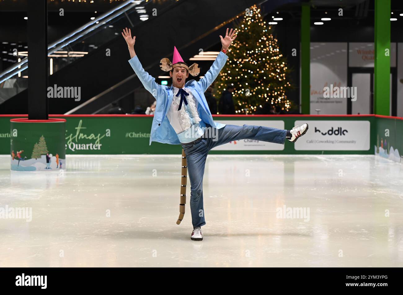 THE CAST OF POLKA THEATRE’S FESTIVE SHOW THE NUTCRACKER IN COSTUME ON ...