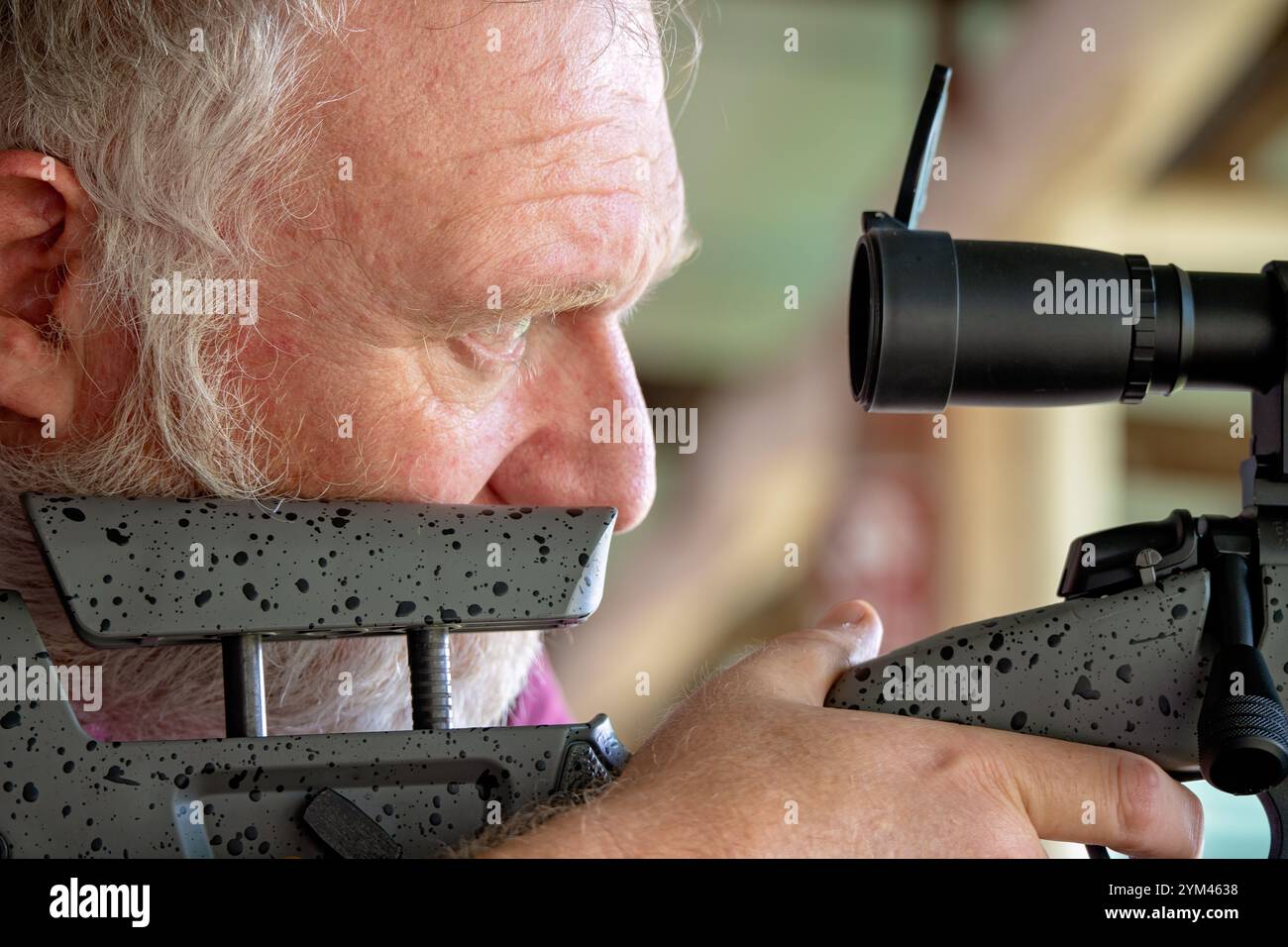 Man shooting target gun hi-res stock photography and images - Alamy