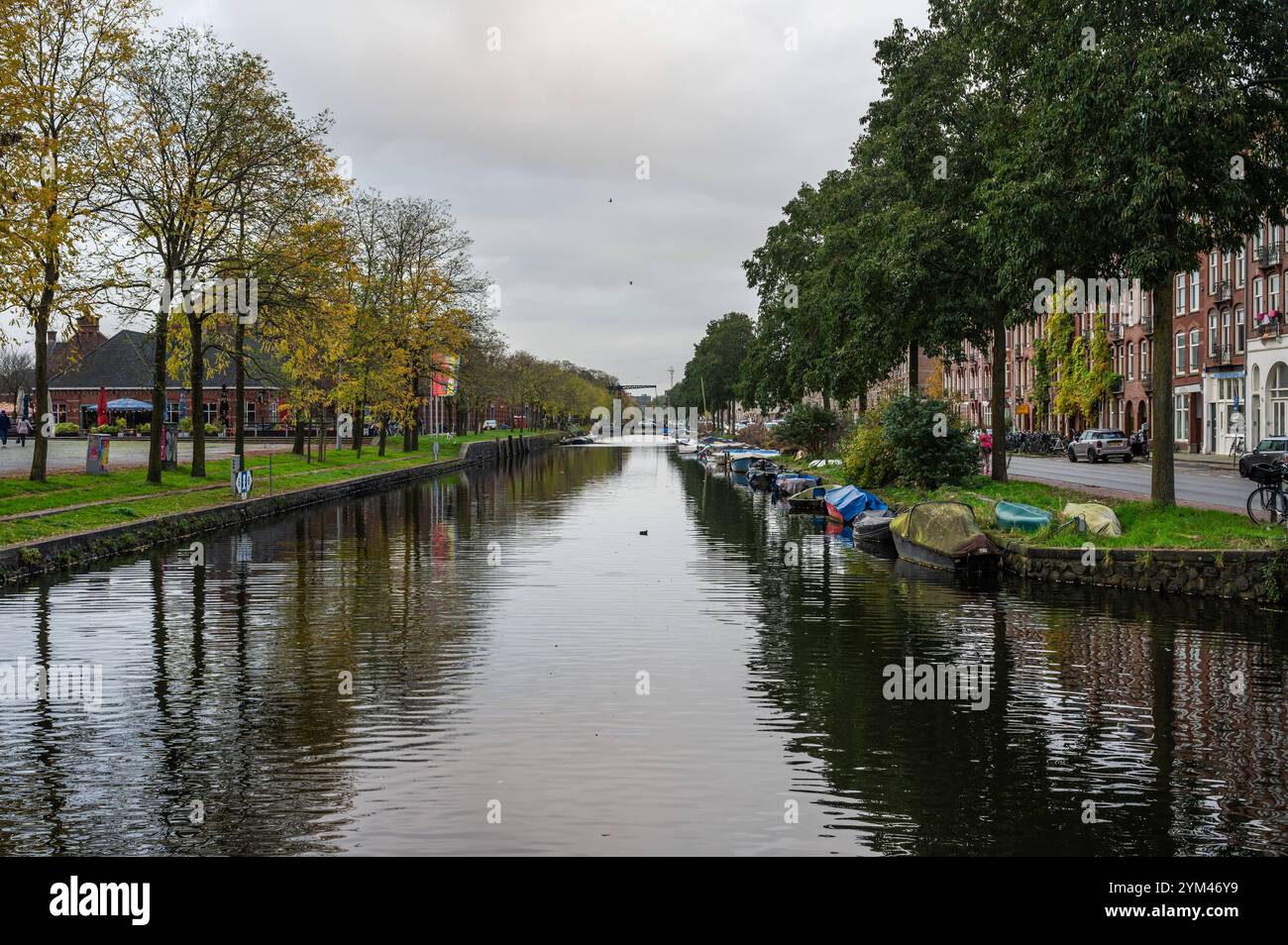 Natural autumn reflections in the canal of the Tuinpark Nut en Genoegen ...