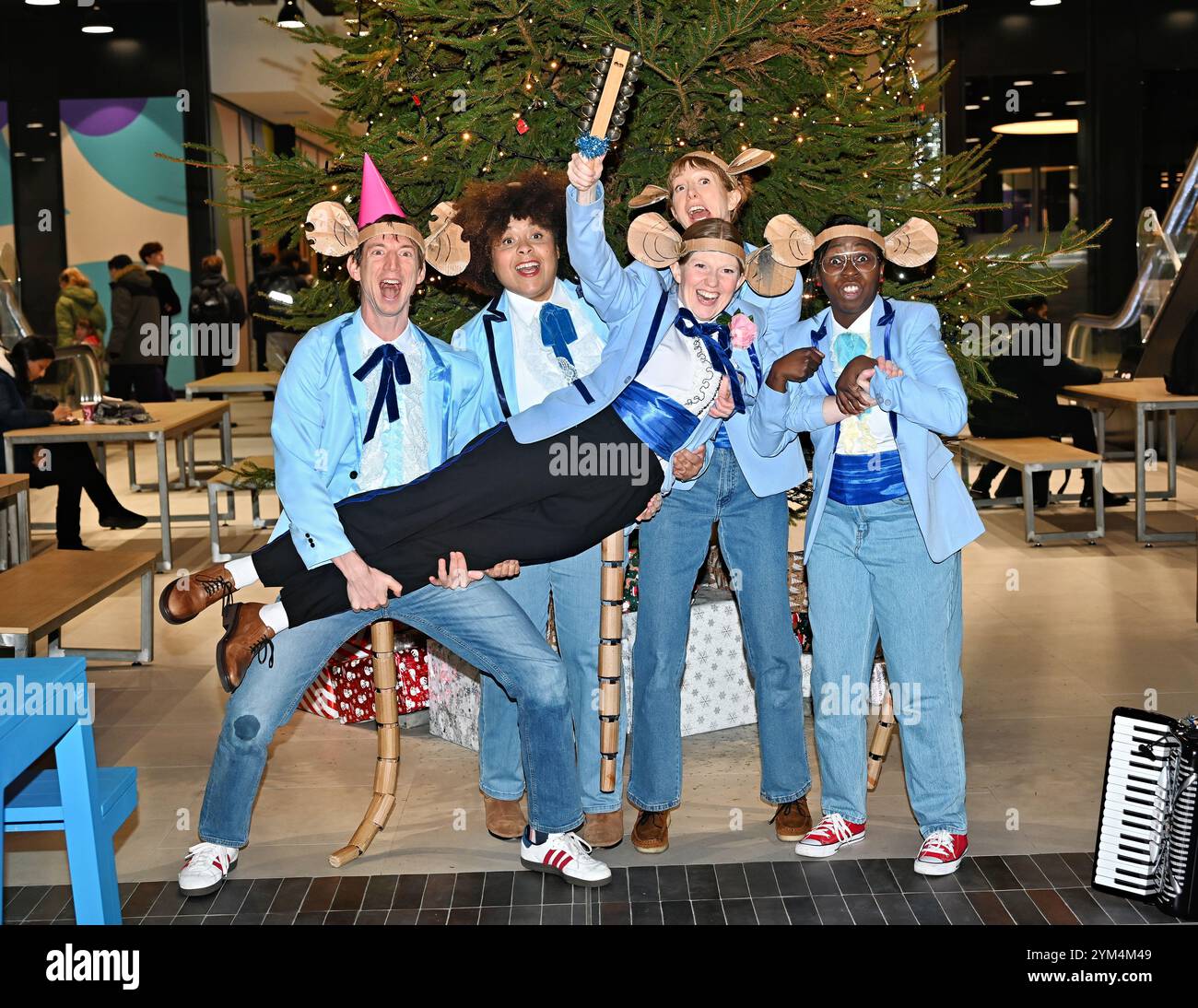 LONDON, UK. 21st Nov, 2024. Actor Dominic Conway, Caroline Partridge ...