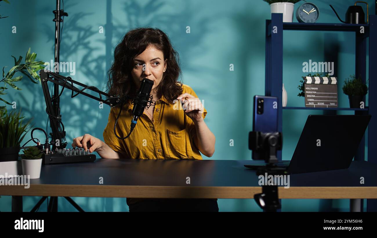 Tapping put hi-res stock photography and images - Alamy