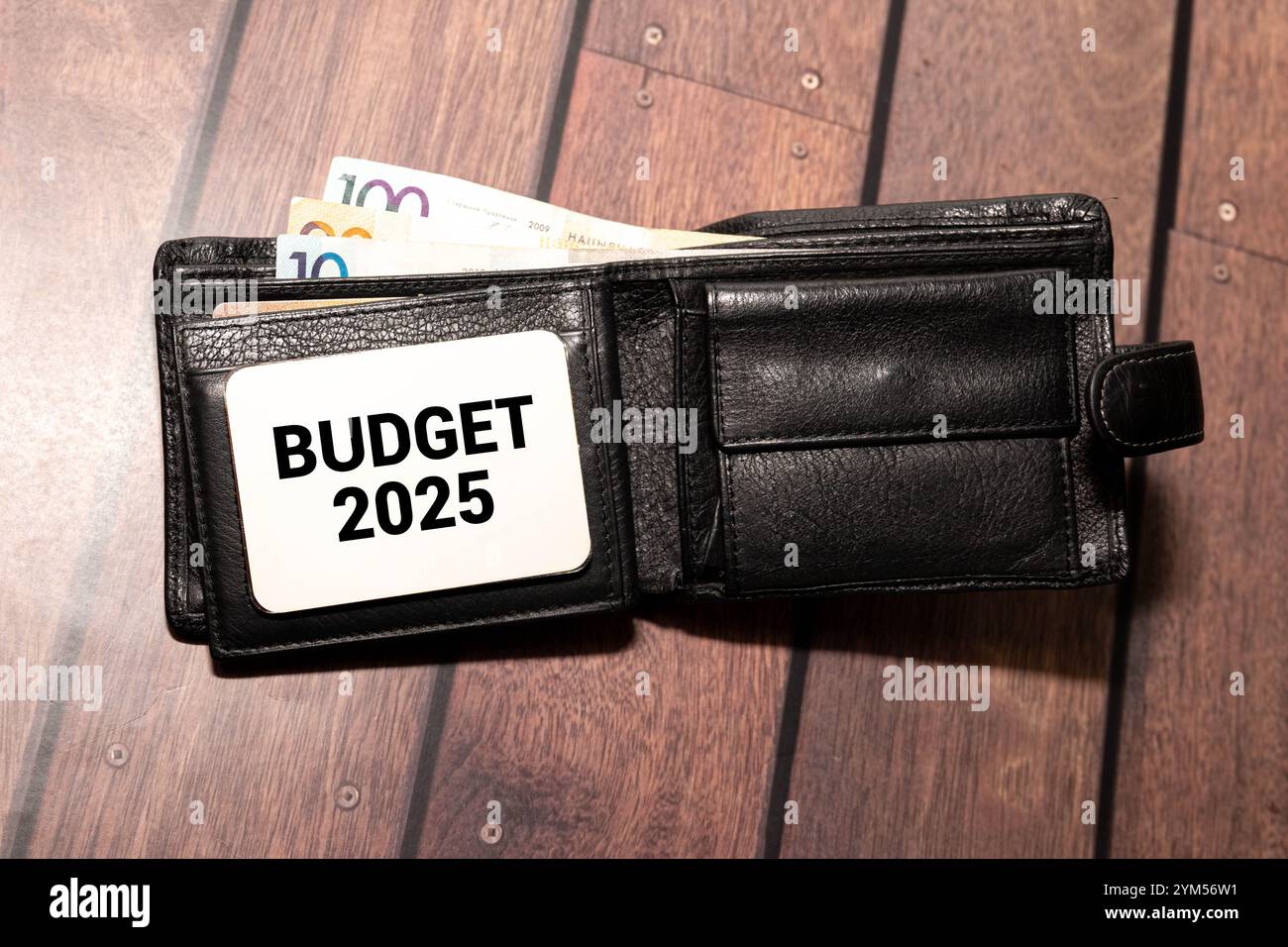 Budget planning 2025 text hi-res stock photography and images - Alamy