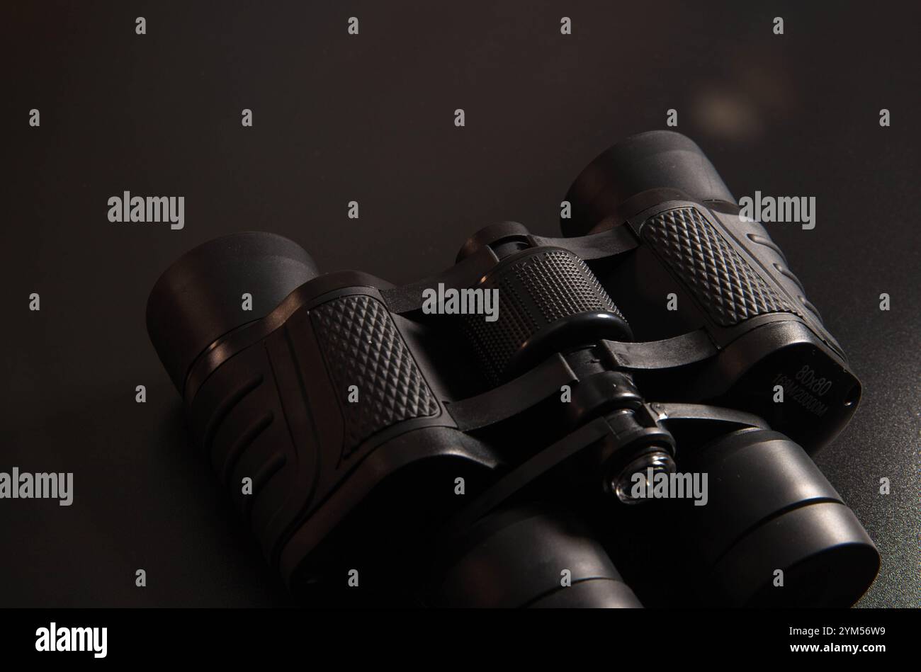 Black and white binocular explorer hi-res stock photography and images ...
