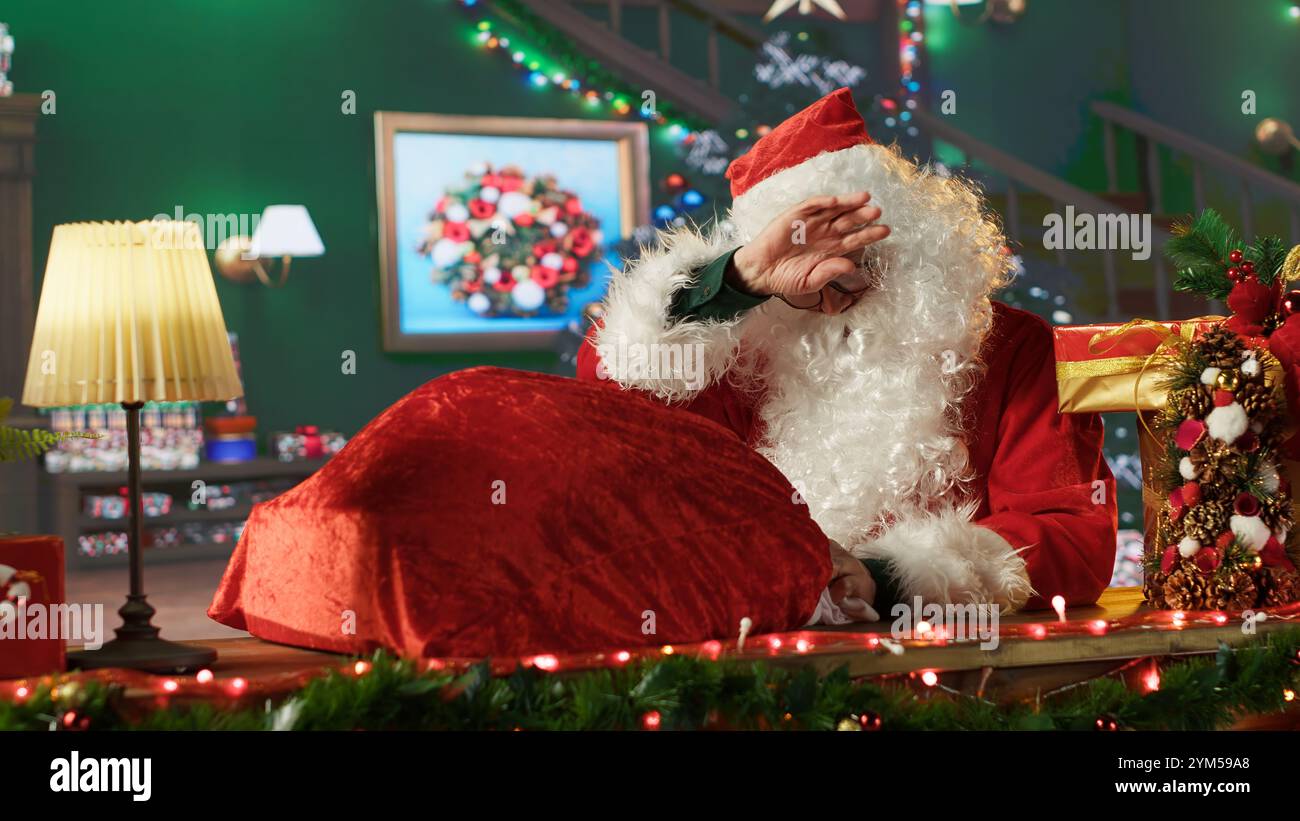 Santa leaving presents hi-res stock photography and images - Alamy