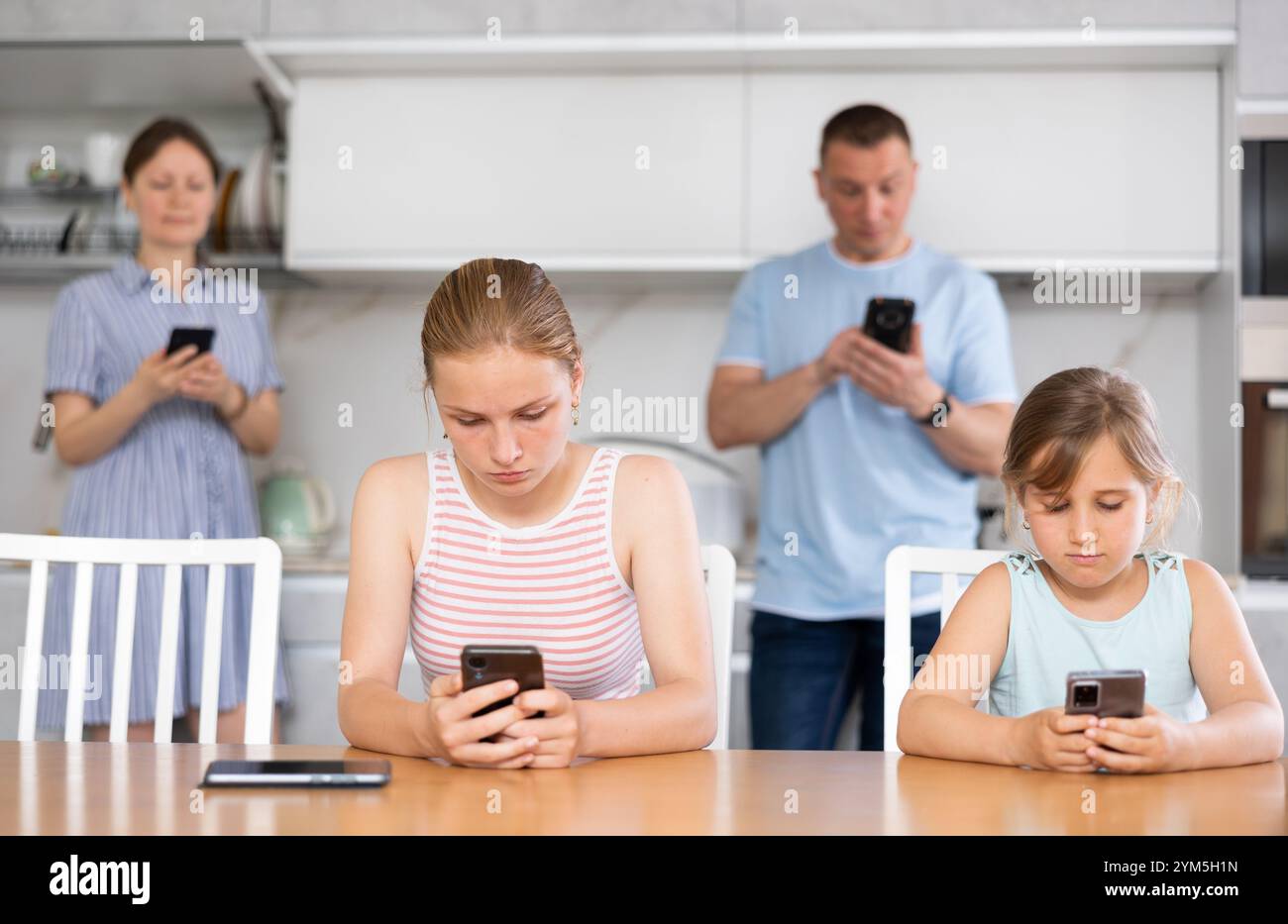 Portrait children parents using hi-res stock photography and images - Alamy