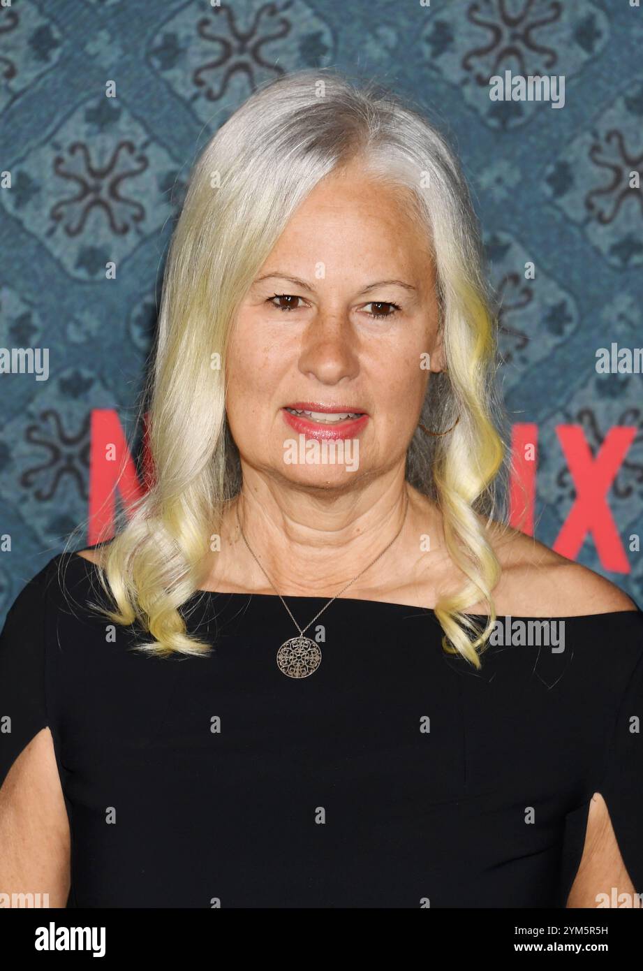 LOS ANGELES, CALIFORNIA - NOVEMBER 19: Jennifer Roth attends the ...