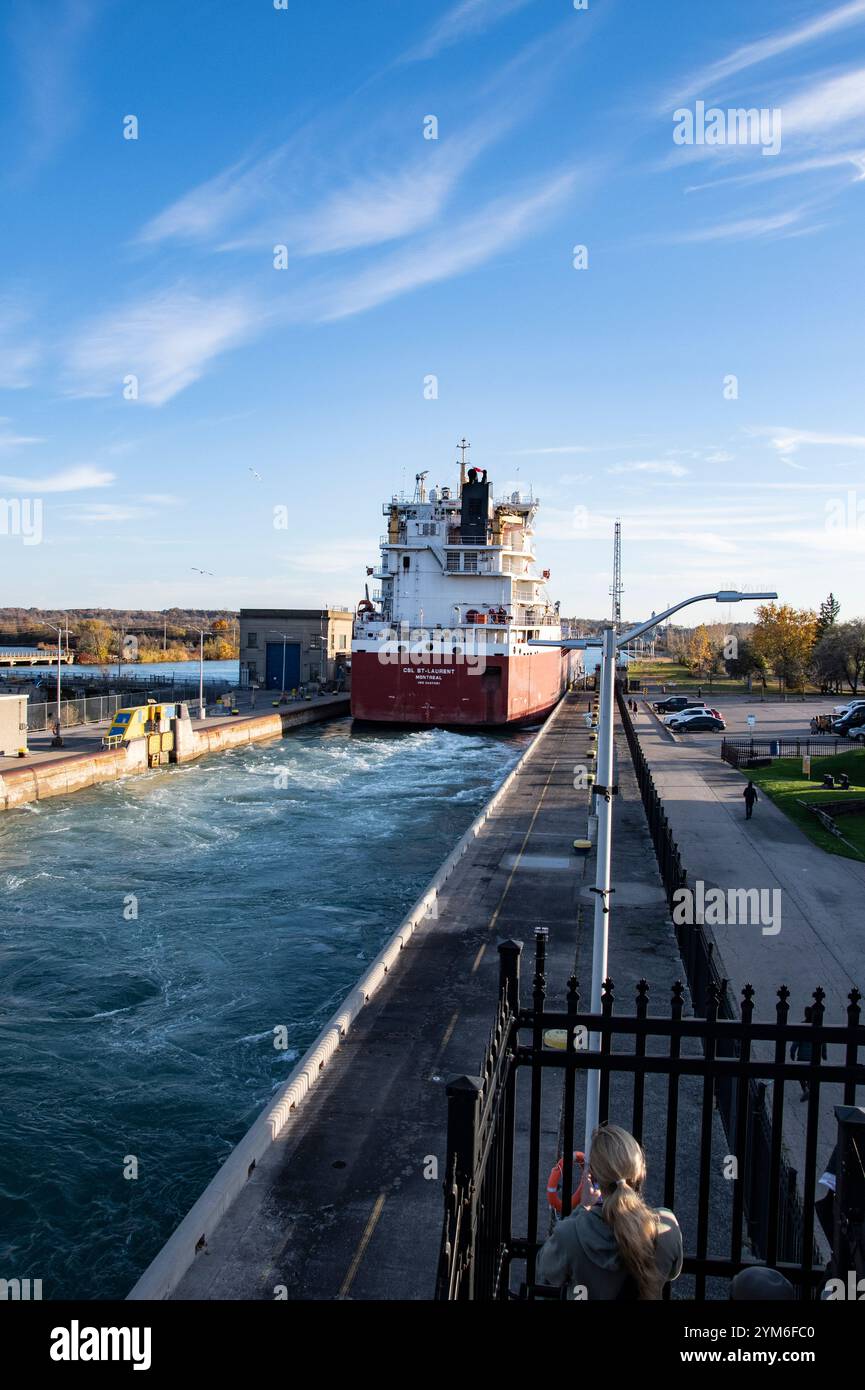 CSL St.-Laurent bulk carrier departing Welland Canal lock 3 in St ...