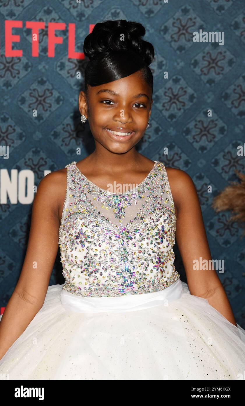 LOS ANGELES, CALIFORNIA - NOVEMBER 19: Skylar Aleece Smith attends the ...