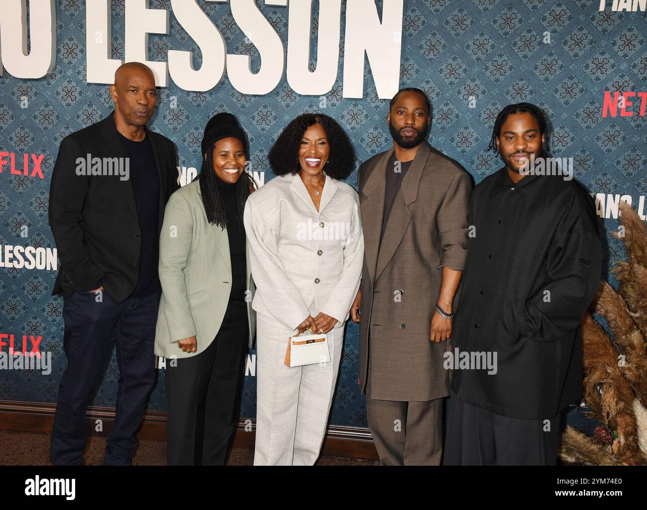 LOS ANGELES, CALIFORNIA - NOVEMBER 19: (L-R) Denzel Washington, Katia ...