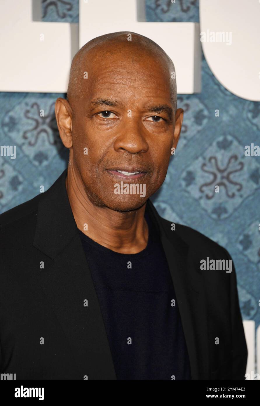 LOS ANGELES, CALIFORNIA - NOVEMBER 19: Denzel Washington attends the ...