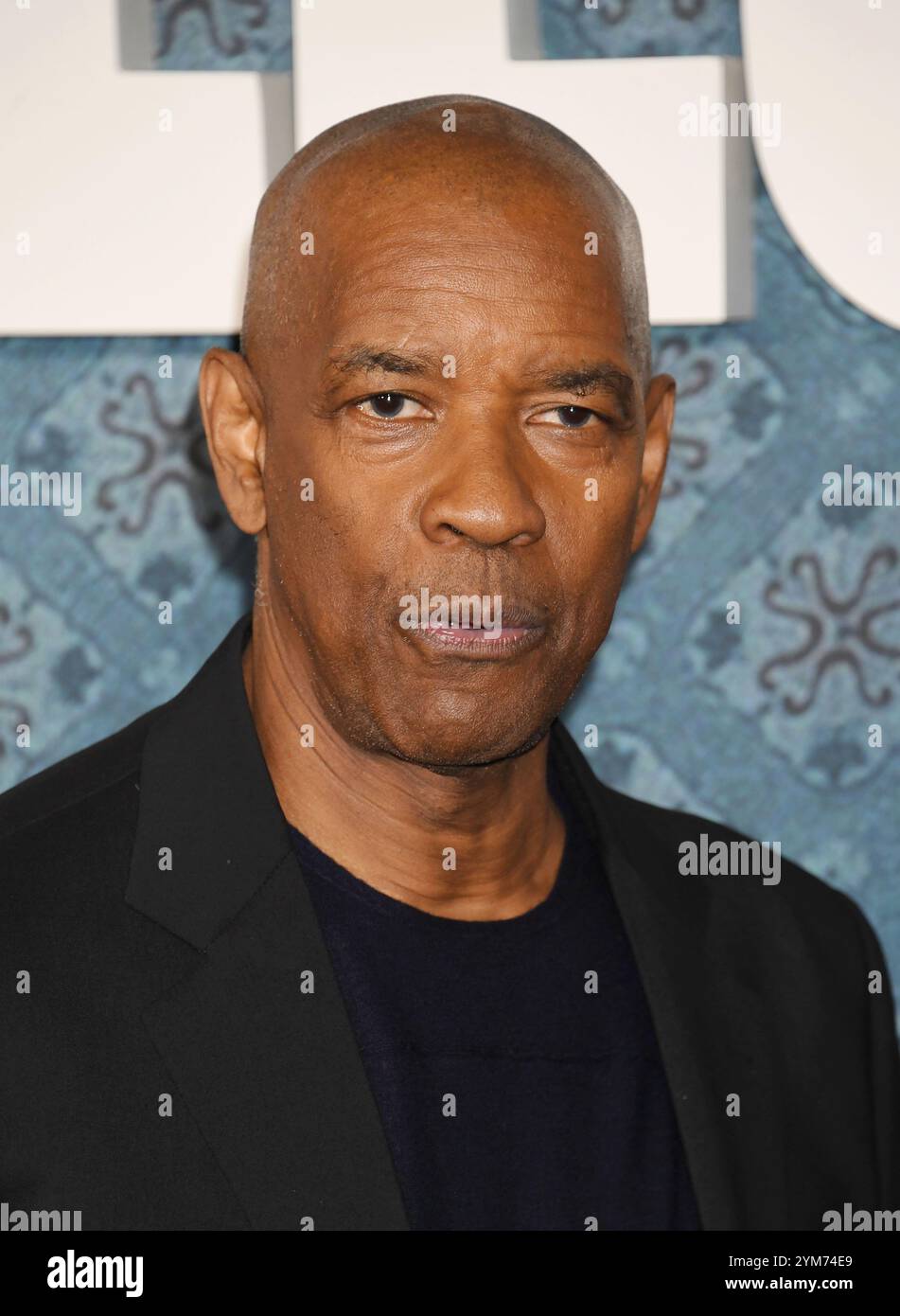 LOS ANGELES, CALIFORNIA - NOVEMBER 19: Denzel Washington attends the ...