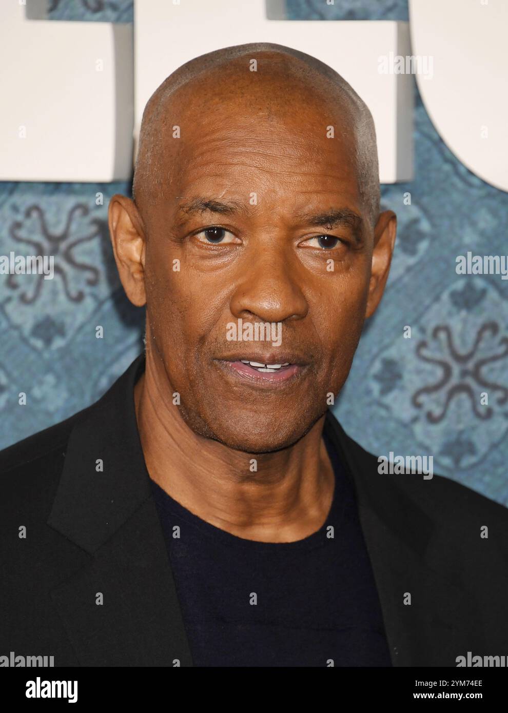 LOS ANGELES, CALIFORNIA - NOVEMBER 19: Denzel Washington attends the ...