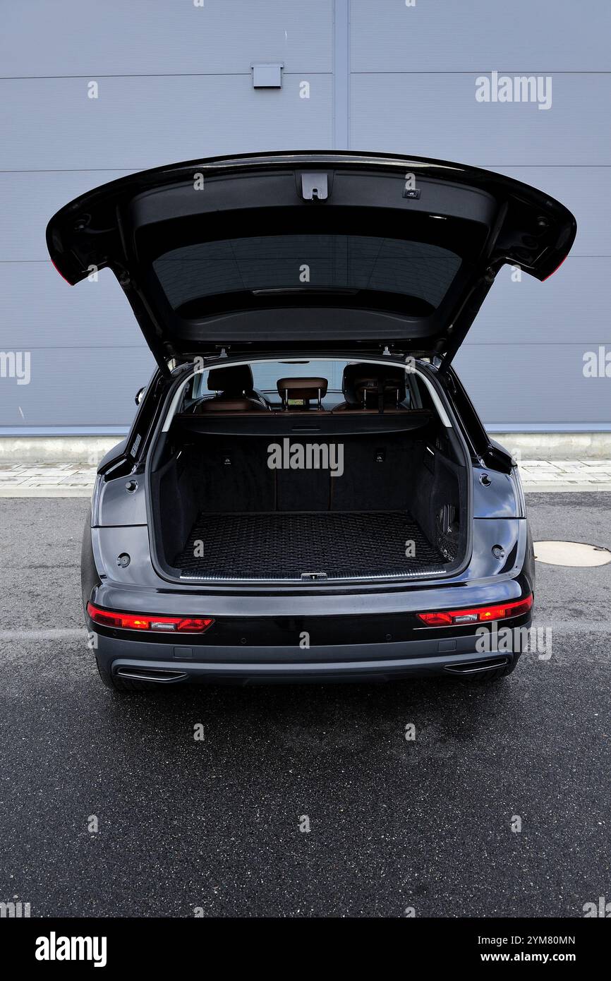 Audi Q5 Quattro S, Audi engine, Audi car, Audi design, car, luxury ...