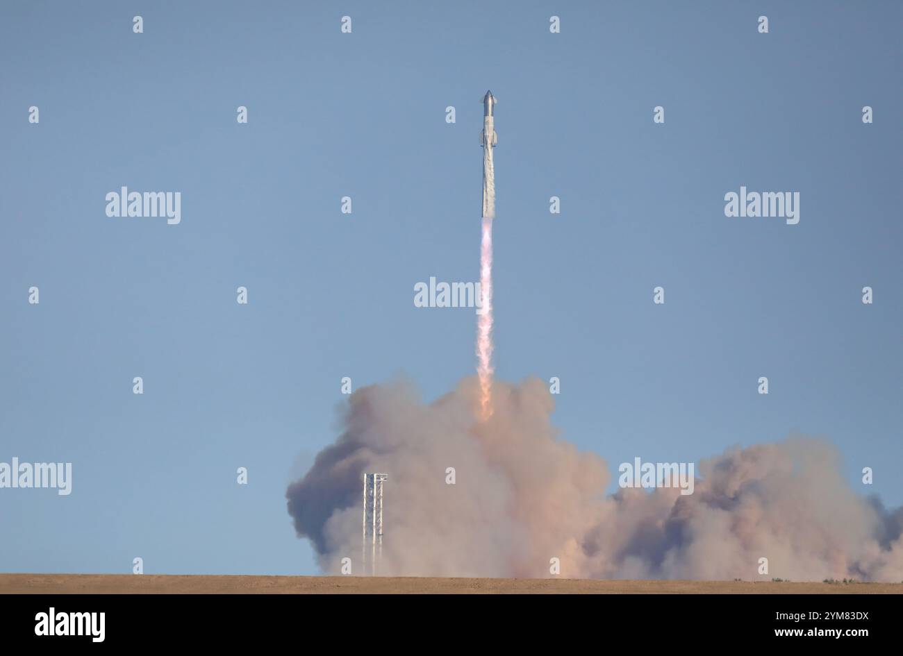 Starship hi-res stock photography and images - Alamy