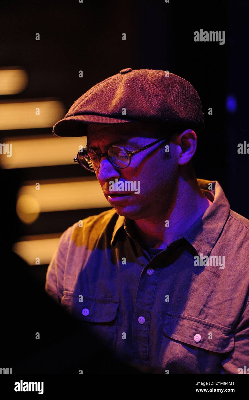 Guitarist greg tuohey hi-res stock photography and images - Alamy