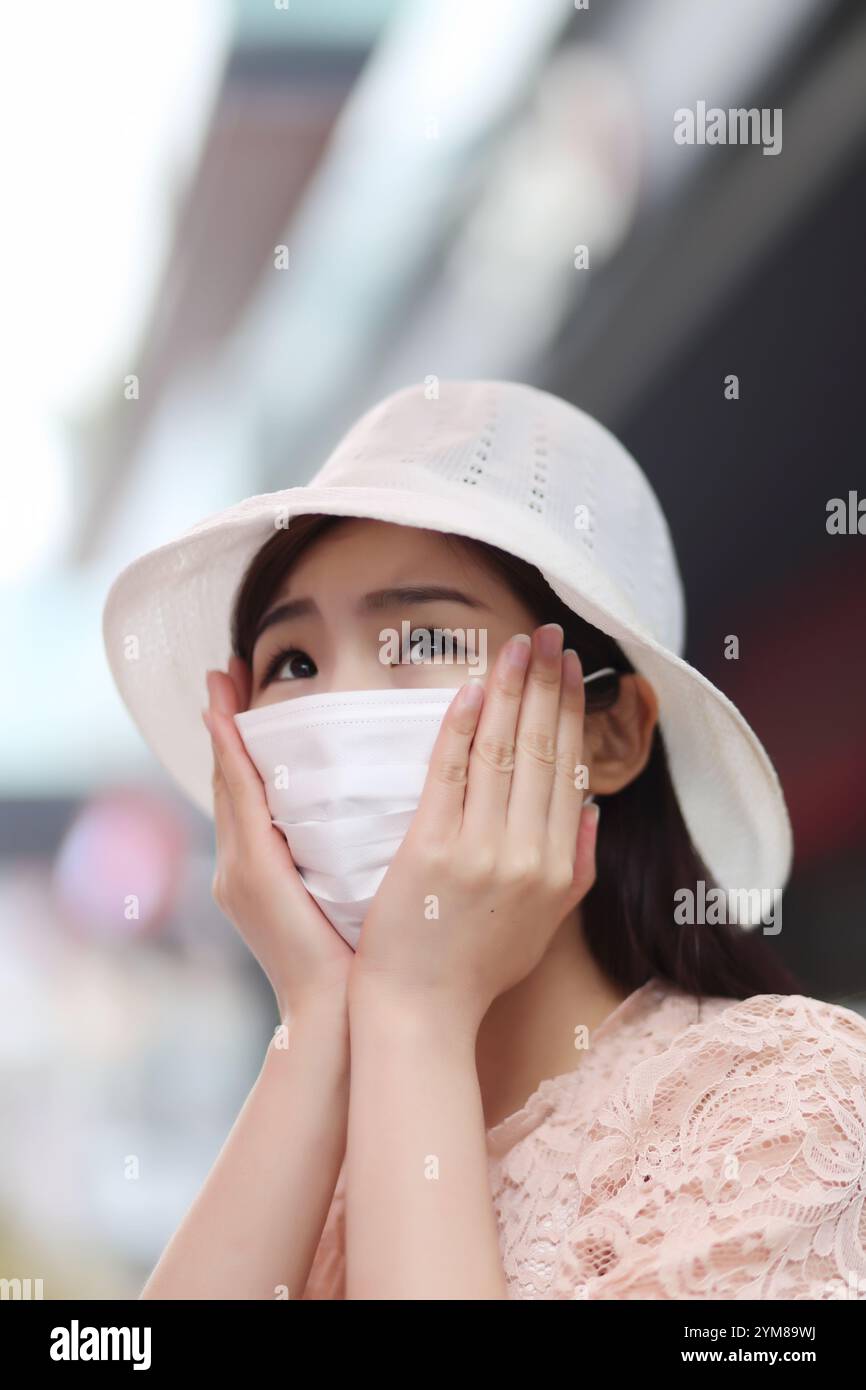 Wrap around clothes hi-res stock photography and images - Alamy