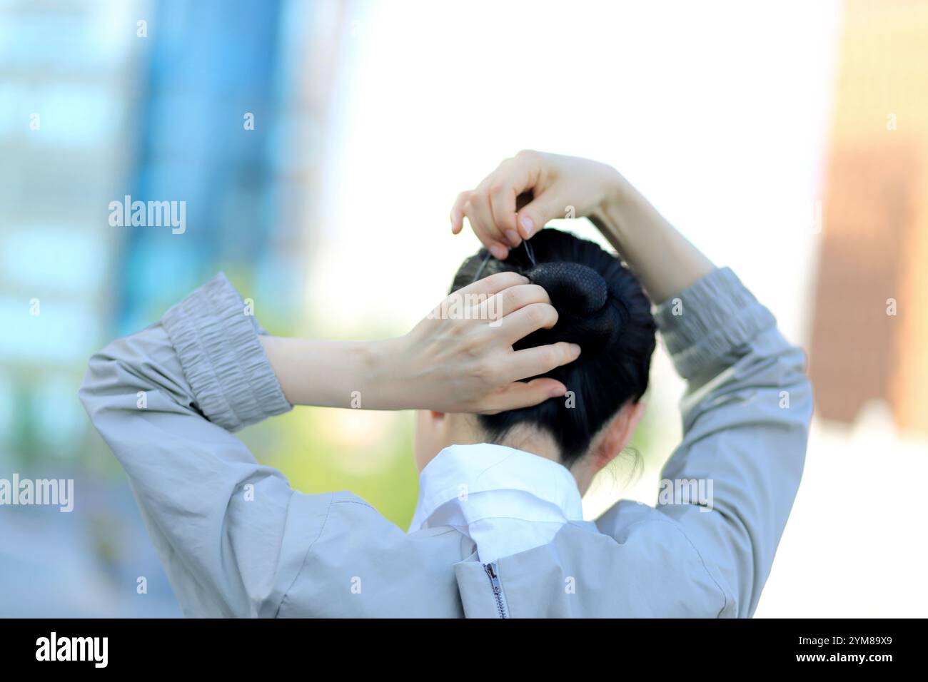 Hairstyle back view hairpin hi-res stock photography and images - Alamy