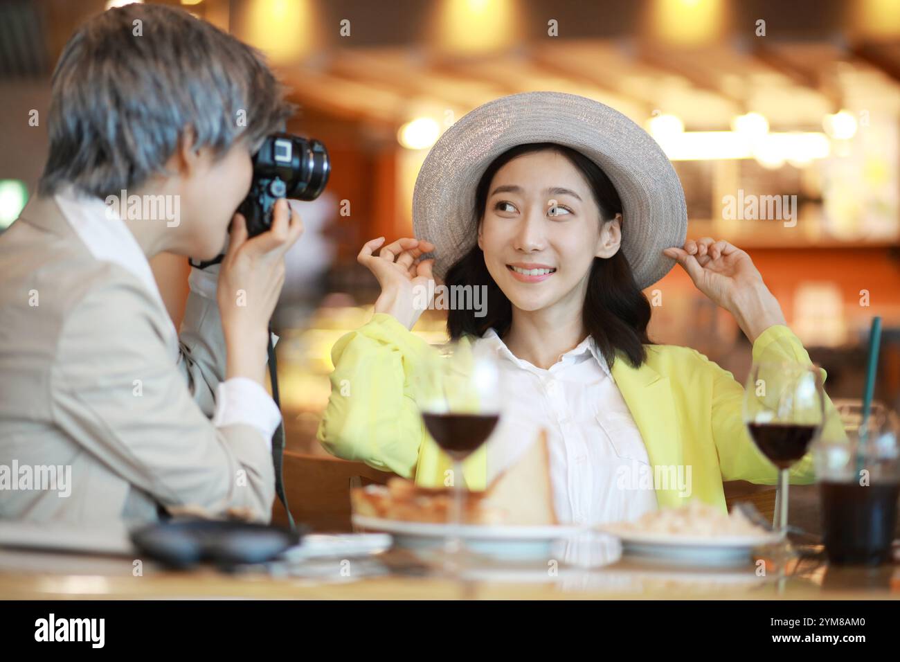 Japanese photo shoot hi-res stock photography and images - Alamy