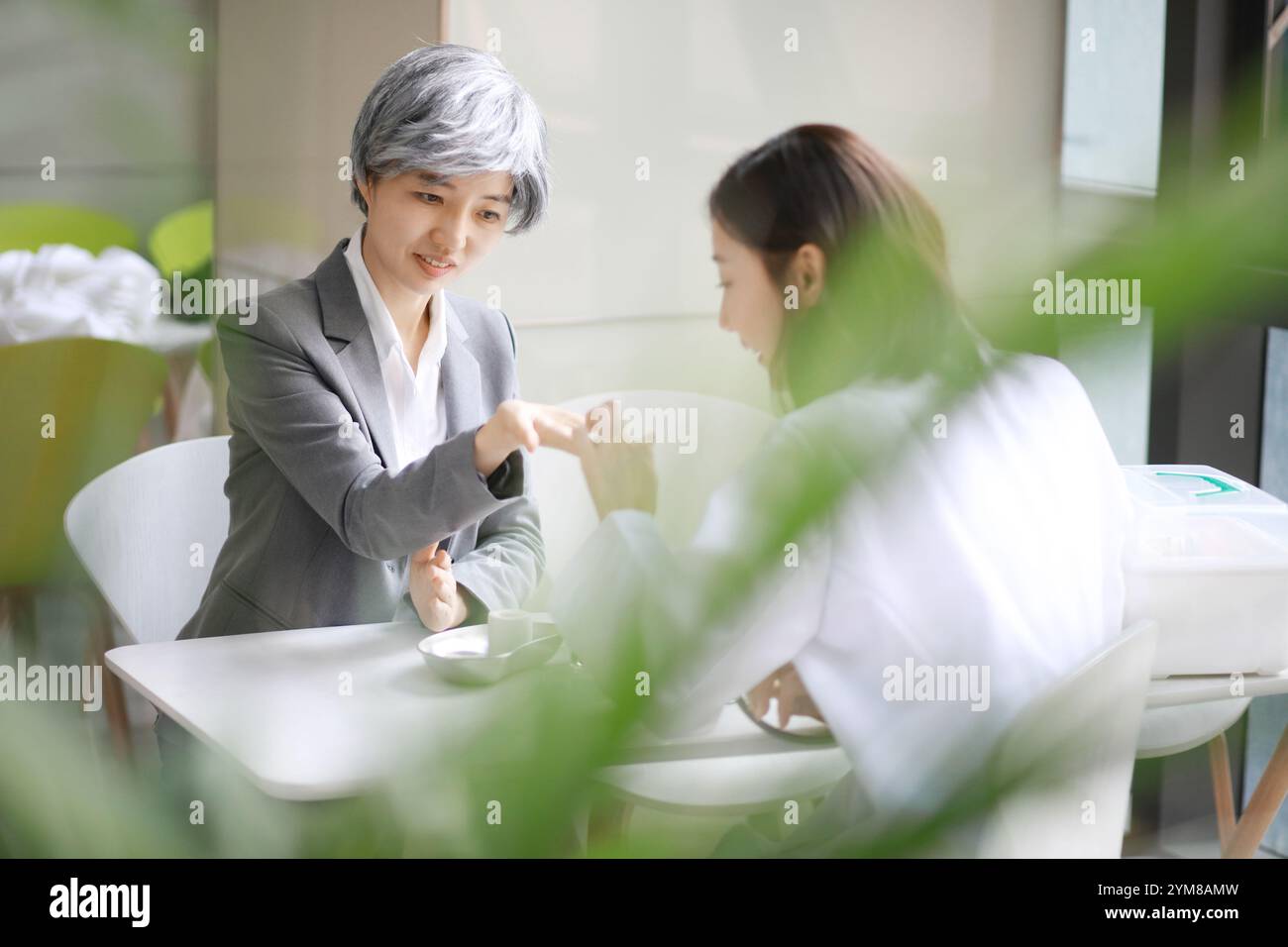 Pharmaceutical employee and medical representative Stock Photo - Alamy