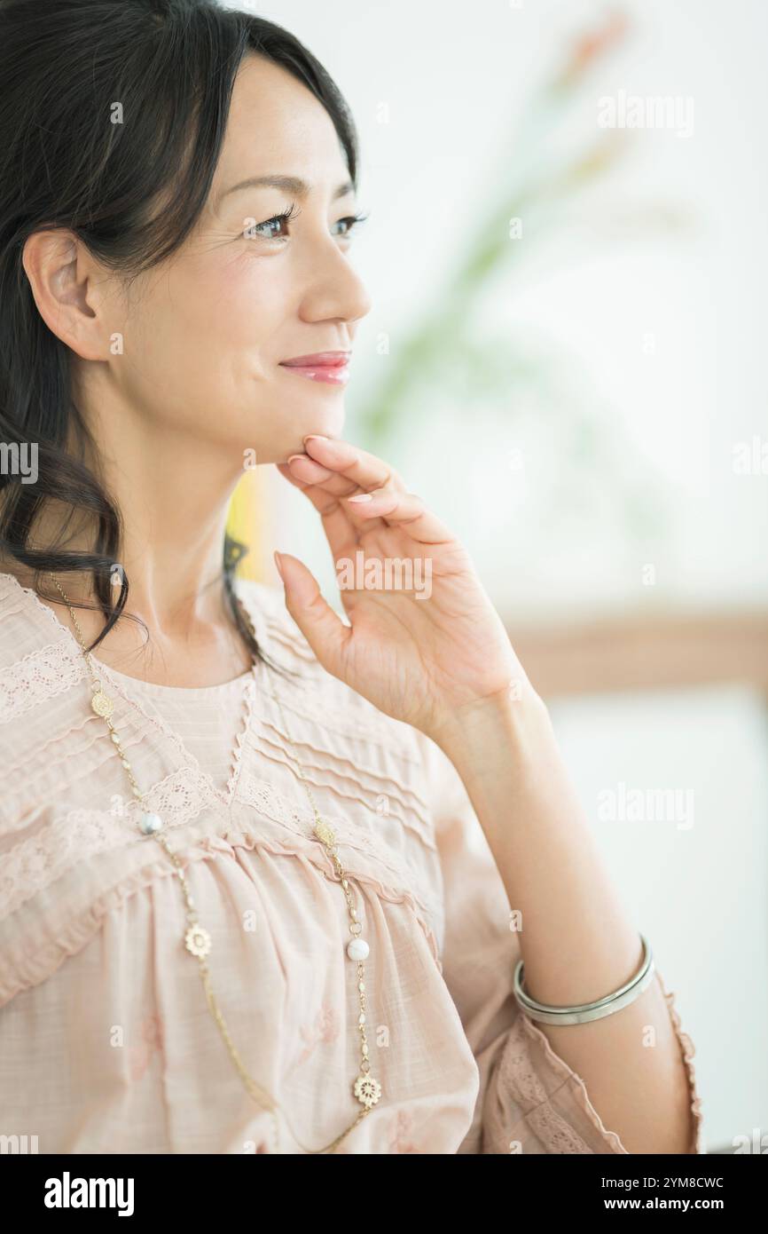 Mature woman beauty profile hi-res stock photography and images - Alamy
