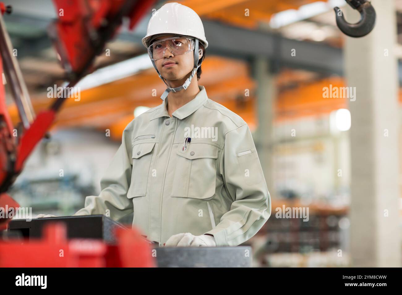 Work operating machinery hi-res stock photography and images - Alamy