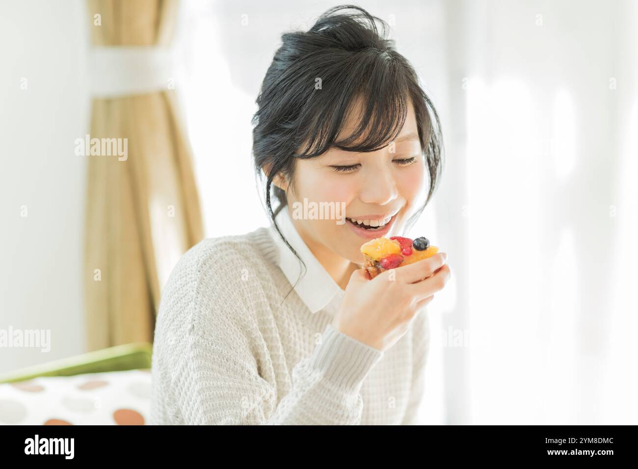 Person eating cake hi-res stock photography and images - Alamy
