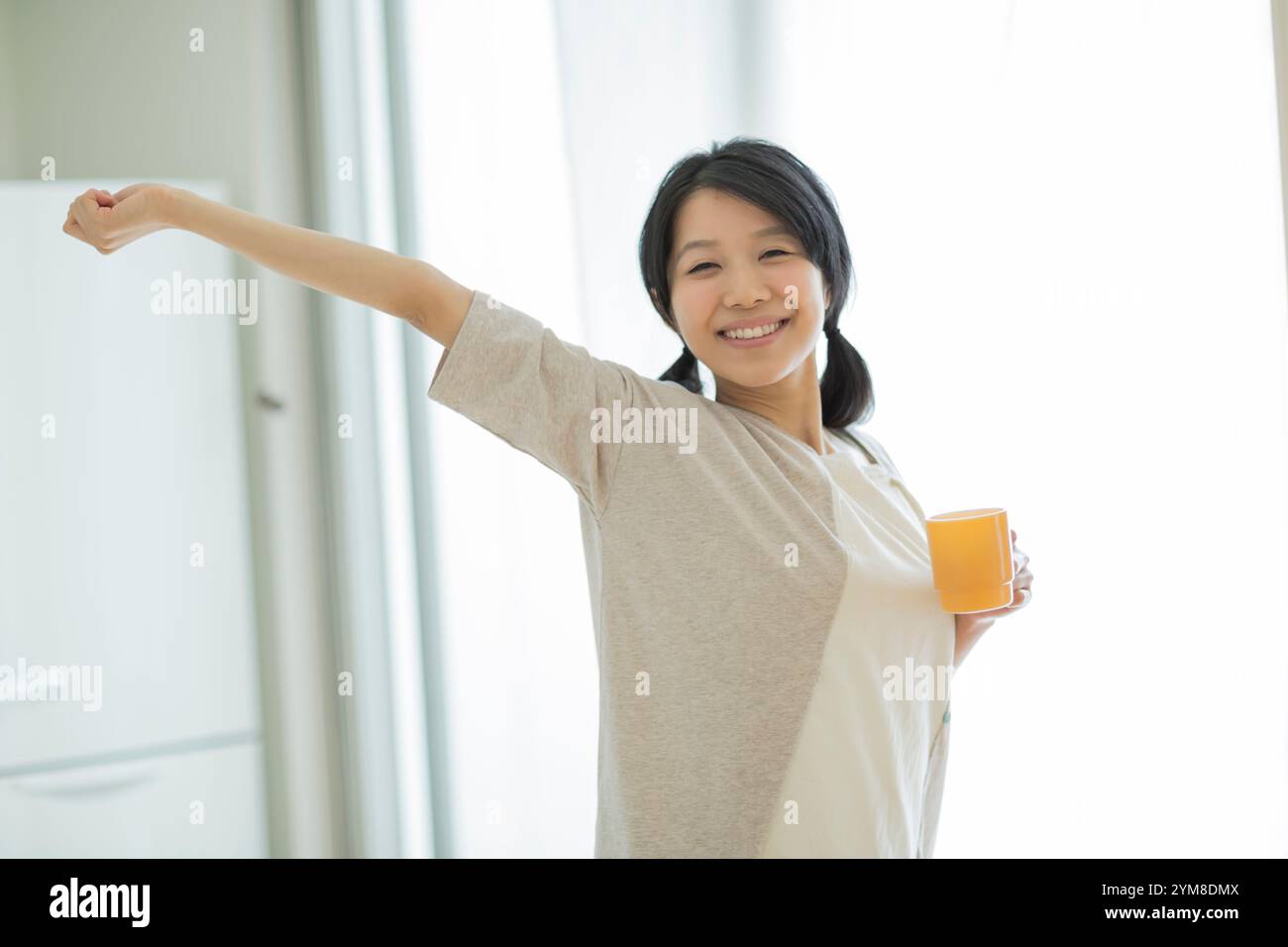 Kitchen stretching hi-res stock photography and images - Alamy
