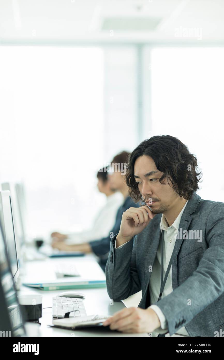 Monitor person hi-res stock photography and images - Alamy