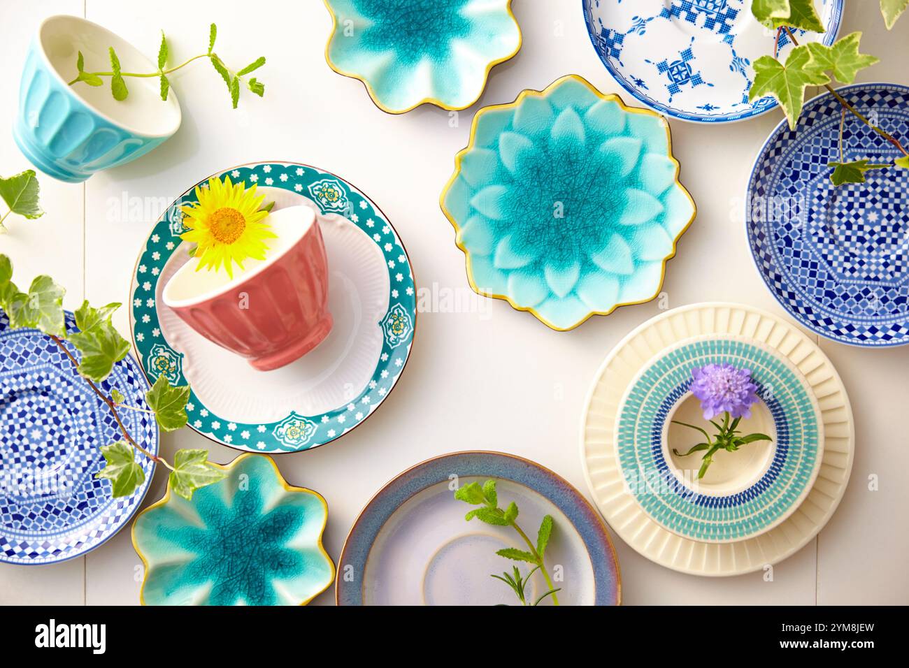 Tile plates hi-res stock photography and images - Alamy