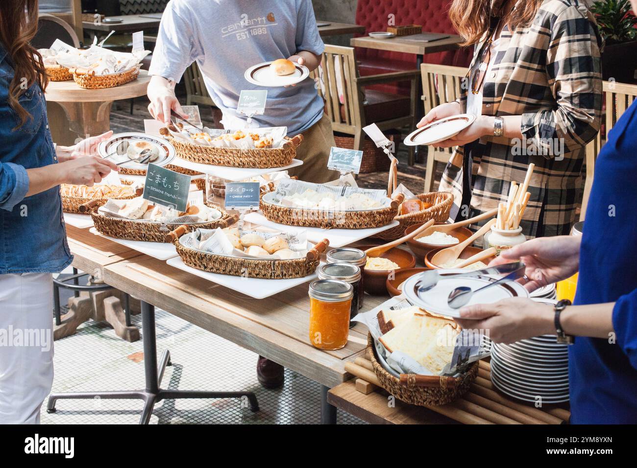 Buffet pan hi-res stock photography and images - Alamy