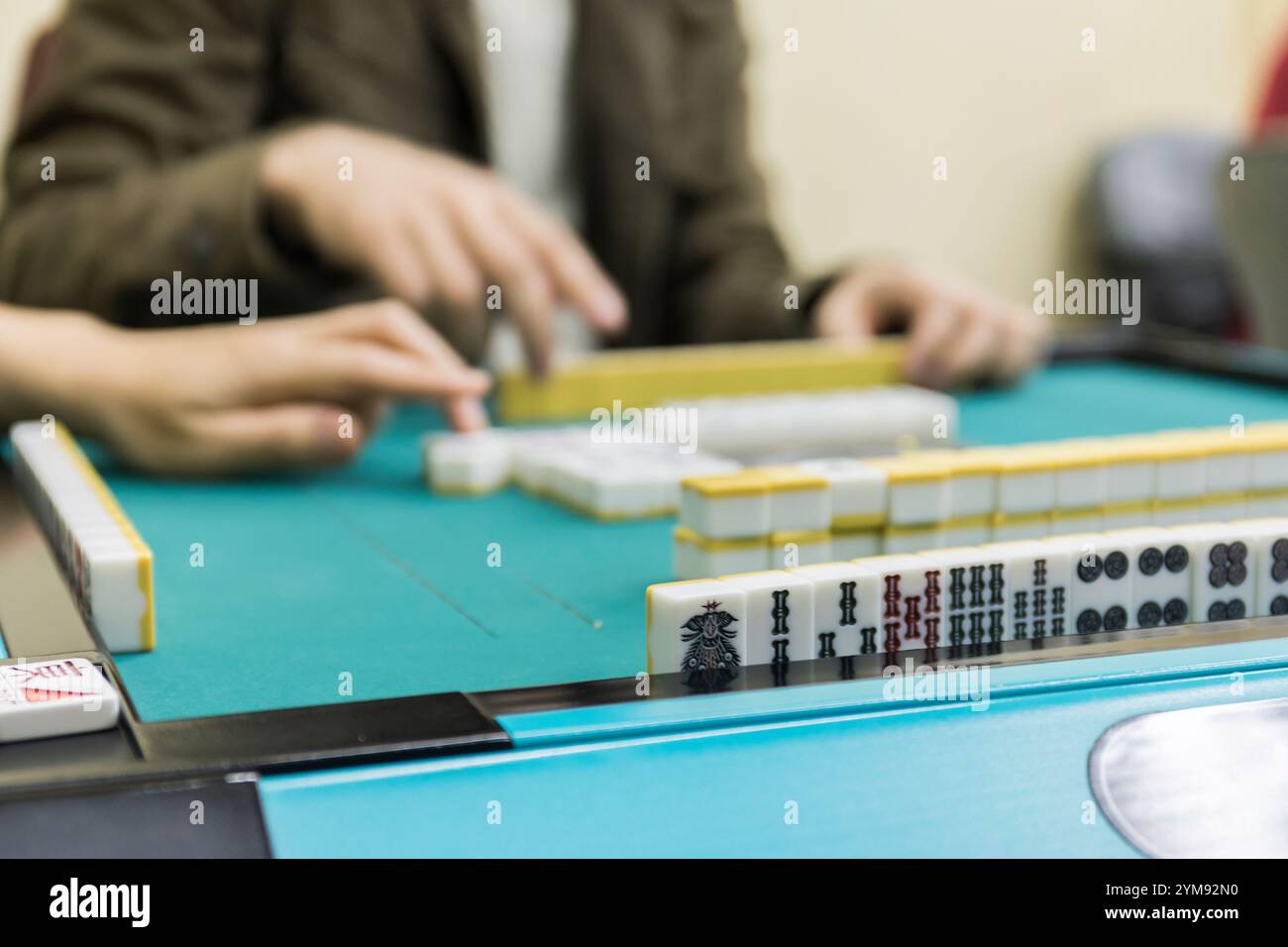 Mahjong hand hi-res stock photography and images - Alamy
